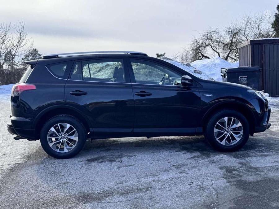Melns Toyota RAV4 2016 Viļņa, ar dzinēja tilpumu 2.49 L un nobraukumu 205 tūkst. km par 17350 €, foto 12 vietnē AUTOMOTO.COM.LV