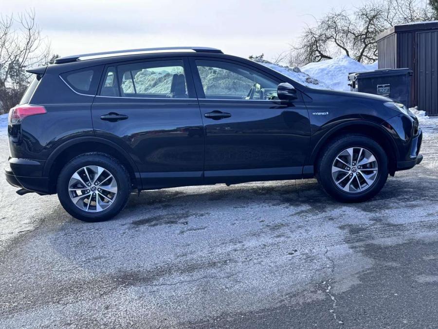Melns Toyota RAV4 2016 Viļņa, ar dzinēja tilpumu 2.49 L un nobraukumu 205 tūkst. km par 17350 €, foto 13 vietnē AUTOMOTO.COM.LV