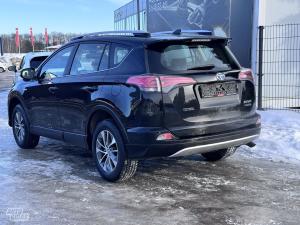 Melns Toyota RAV4 2016 Viļņa, ar dzinēja tilpumu 2.50 L un nobraukumu 205 tūkst. km par 16350 €, foto 2 vietnē AUTOMOTO.COM.LV