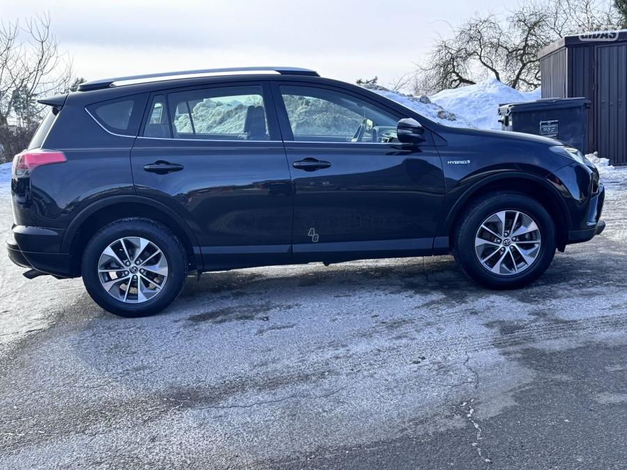 Melns Toyota RAV4 2016 Viļņa, ar dzinēja tilpumu 2.50 L un nobraukumu 205 tūkst. km par 16350 €, foto 11 vietnē AUTOMOTO.COM.LV