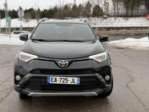 Black Toyota RAV4 2016 in Taurage, with an engine capacity of 2.00 L and mileage of 187 thousand km for 12000 €, photo 2 on AUTOMOTO.COM.LV