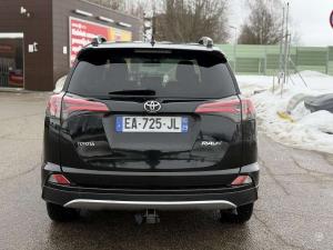 Black Toyota RAV4 2016 in Taurage, with an engine capacity of 2.00 L and mileage of 187 thousand km for 12000 €, photo 7 on AUTOMOTO.COM.LV
