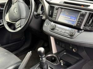 Black Toyota RAV4 2016 in Taurage, with an engine capacity of 2.00 L and mileage of 187 thousand km for 12000 €, photo 11 on AUTOMOTO.COM.LV