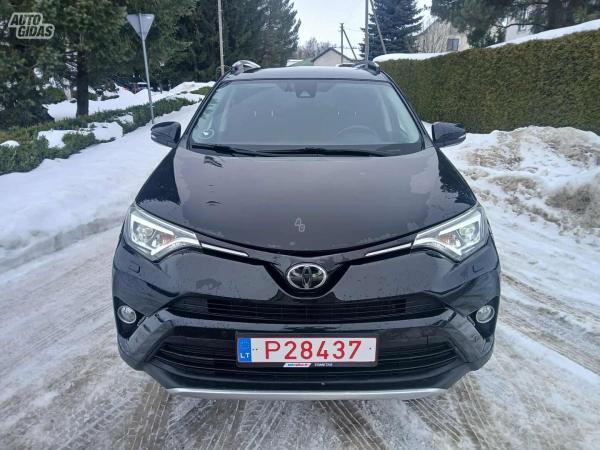 Black Toyota RAV4 2016 in Klaipeda, with an engine capacity of 2.00 L and mileage of 266 thousand km for 11999 €, photo 2 on AUTOMOTO.COM.LV