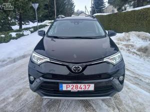 Black Toyota RAV4 2016 in Klaipeda, with an engine capacity of 2.00 L and mileage of 266 thousand km for 11999 €, photo 2 on AUTOMOTO.COM.LV