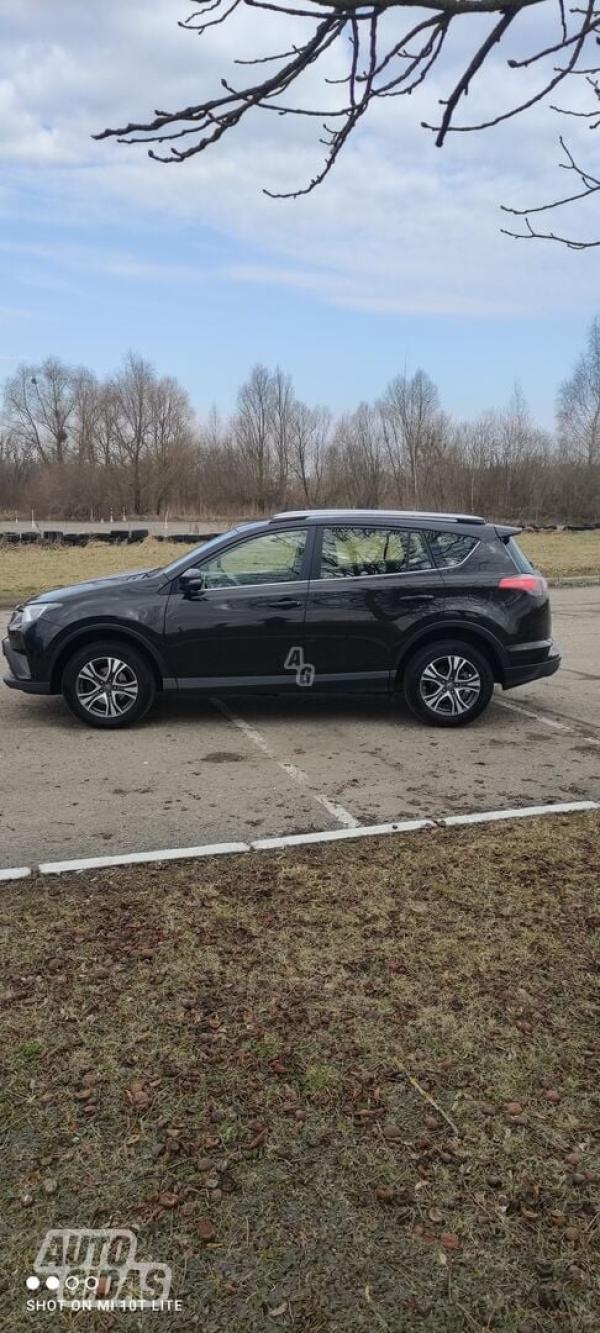 Melns Toyota RAV4 2016 Kauņa, ar dzinēja tilpumu 2.00 L un nobraukumu 297 tūkst. km par 11500 €, foto 5 vietnē AUTOMOTO.COM.LV