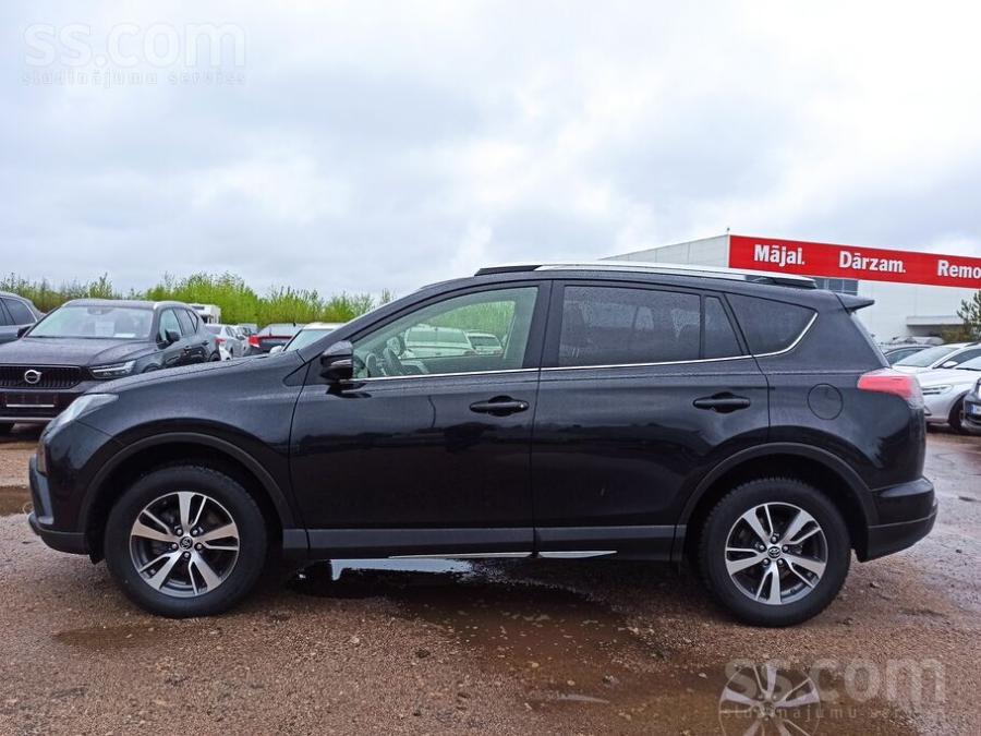 Melns Toyota RAV4 2016 Daugavpils, ar dzinēja tilpumu 2.00 L un nobraukumu 0 tūkst. km par 14700 €, foto 5 vietnē AUTOMOTO.COM.LV