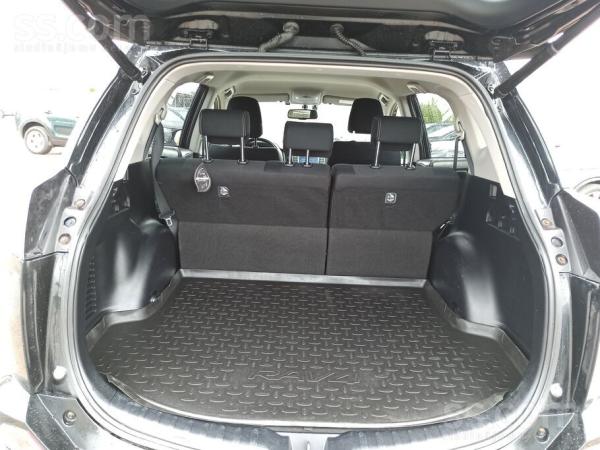 Black Toyota RAV4 2016 in Daugavpils, with an engine capacity of 2.00 L and mileage of 0 thousand km for 14700 €, photo 10 on AUTOMOTO.COM.LV