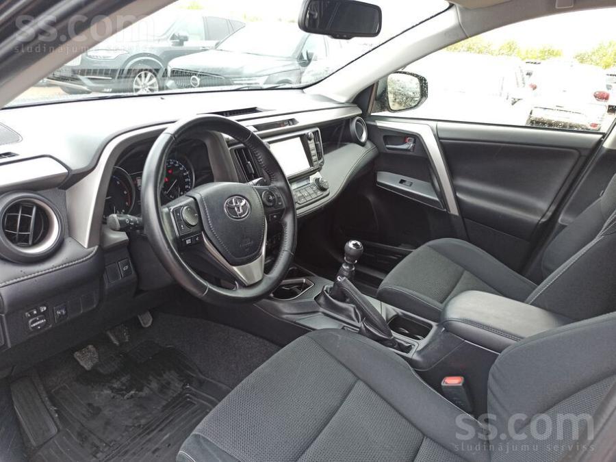 Melns Toyota RAV4 2016 Daugavpils, ar dzinēja tilpumu 2.00 L un nobraukumu 0 tūkst. km par 14700 €, foto 17 vietnē AUTOMOTO.COM.LV