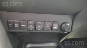 Black Toyota RAV4 2016 in Riga, with an engine capacity of 2.00 L and mileage of 107 thousand km for 15990 €, photo 13 on AUTOMOTO.COM.LV