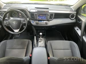 Black Toyota RAV4 2016 in Riga, with an engine capacity of 2.50 L and mileage of 308 thousand km for 12880 €, photo 12 on AUTOMOTO.COM.LV