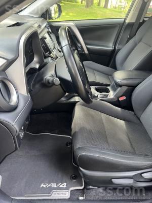 Black Toyota RAV4 2016 in Riga, with an engine capacity of 2.50 L and mileage of 308 thousand km for 12880 €, photo 14 on AUTOMOTO.COM.LV
