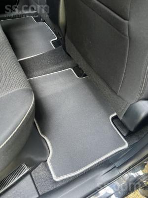 Black Toyota RAV4 2016 in Riga, with an engine capacity of 2.50 L and mileage of 308 thousand km for 12880 €, photo 19 on AUTOMOTO.COM.LV