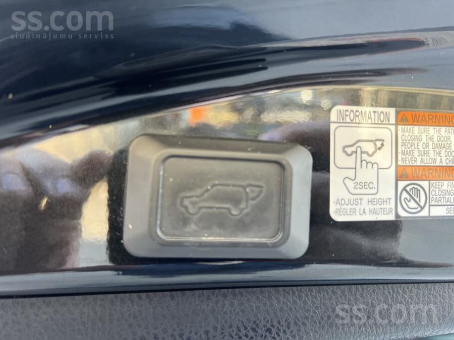 Black Toyota RAV4 2016 in Riga, with an engine capacity of 2.50 L and mileage of 308 thousand km for 12880 €, photo 28 on AUTOMOTO.COM.LV