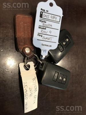Black Toyota RAV4 2016 in Riga, with an engine capacity of 2.50 L and mileage of 308 thousand km for 12880 €, photo 32 on AUTOMOTO.COM.LV