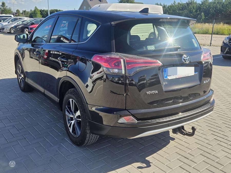 Melns Toyota RAV4 2016 Tauragė, ar dzinēja tilpumu 2.00 L un nobraukumu 201 tūkst. km par 11200 €, foto 10 vietnē AUTOMOTO.COM.LV