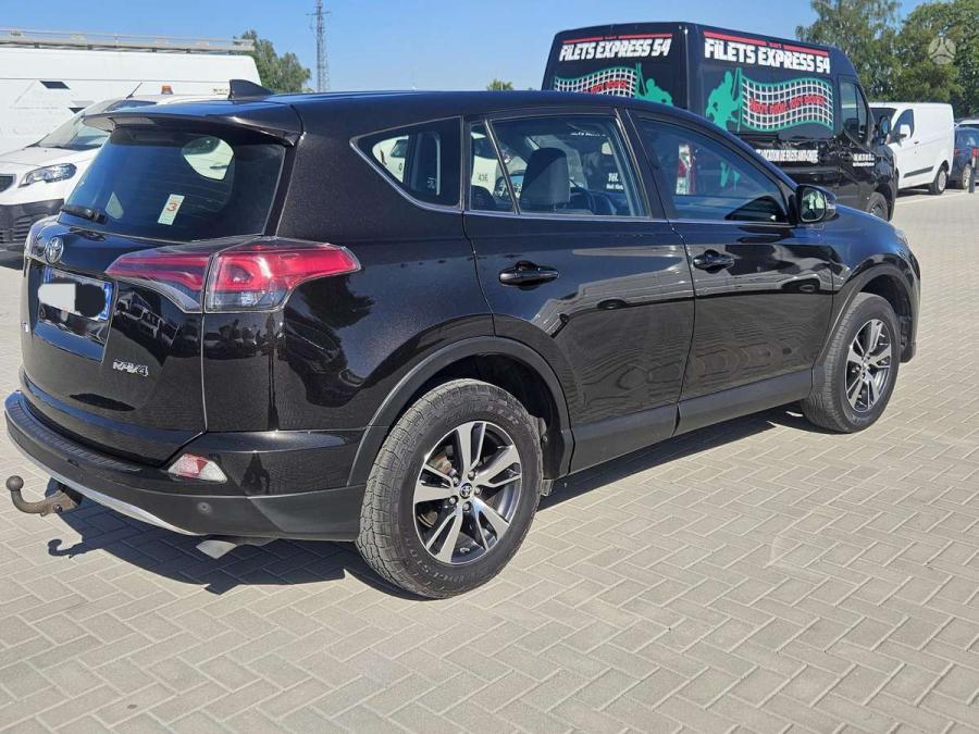 Melns Toyota RAV4 2016 Tauragė, ar dzinēja tilpumu 2.00 L un nobraukumu 201 tūkst. km par 11200 €, foto 11 vietnē AUTOMOTO.COM.LV