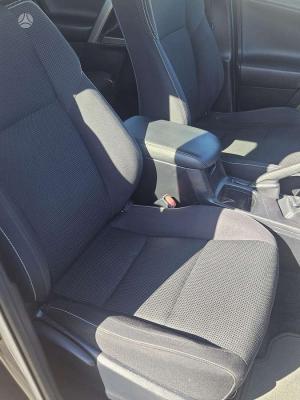Melns Toyota RAV4 2016 Tauragė, ar dzinēja tilpumu 2.00 L un nobraukumu 201 tūkst. km par 11200 €, foto 13 vietnē AUTOMOTO.COM.LV