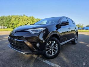 Black Toyota RAV4 2016 in Kaunas, with an engine capacity of 2.49 L and mileage of 213 thousand km for 15950 €, photo  on AUTOMOTO.COM.LV