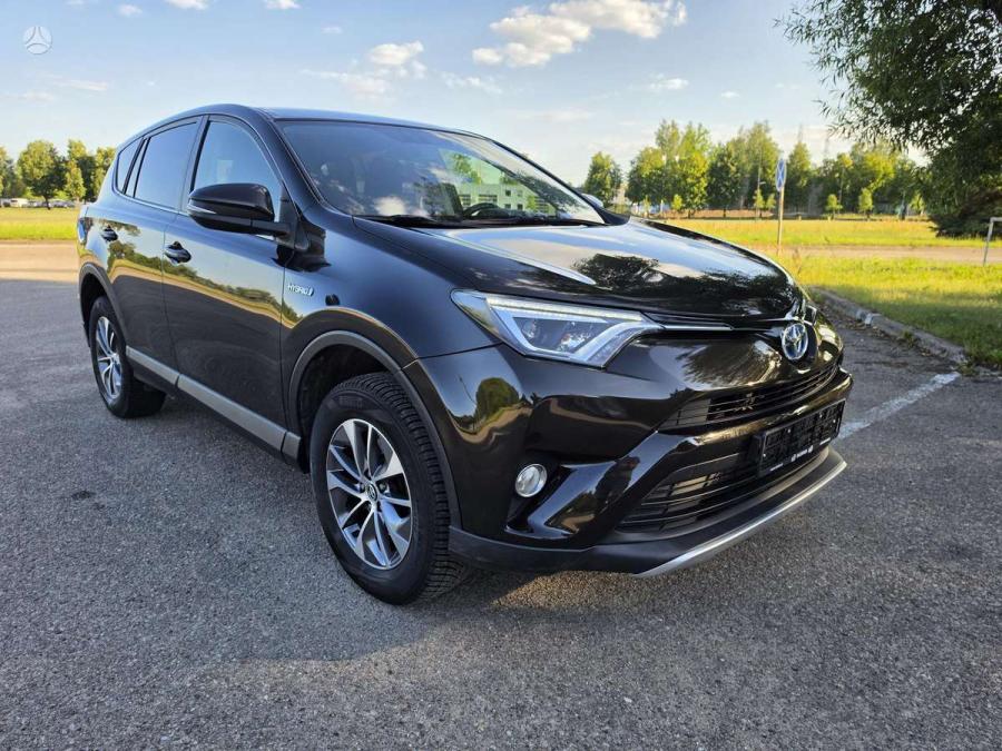 Melns Toyota RAV4 2016 Kauņa, ar dzinēja tilpumu 2.49 L un nobraukumu 213 tūkst. km par 15950 €, foto 4 vietnē AUTOMOTO.COM.LV