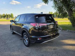 Melns Toyota RAV4 2016 Kauņa, ar dzinēja tilpumu 2.49 L un nobraukumu 213 tūkst. km par 15950 €, foto 8 vietnē AUTOMOTO.COM.LV