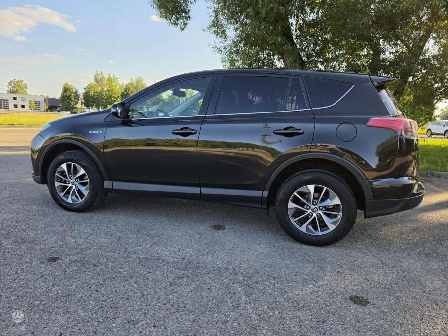 Melns Toyota RAV4 2016 Kauņa, ar dzinēja tilpumu 2.49 L un nobraukumu 213 tūkst. km par 15950 €, foto 9 vietnē AUTOMOTO.COM.LV
