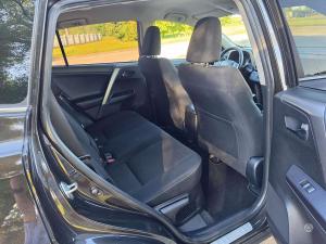 Melns Toyota RAV4 2016 Kauņa, ar dzinēja tilpumu 2.49 L un nobraukumu 213 tūkst. km par 15950 €, foto 11 vietnē AUTOMOTO.COM.LV