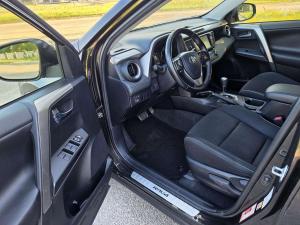 Melns Toyota RAV4 2016 Kauņa, ar dzinēja tilpumu 2.49 L un nobraukumu 213 tūkst. km par 15950 €, foto 12 vietnē AUTOMOTO.COM.LV