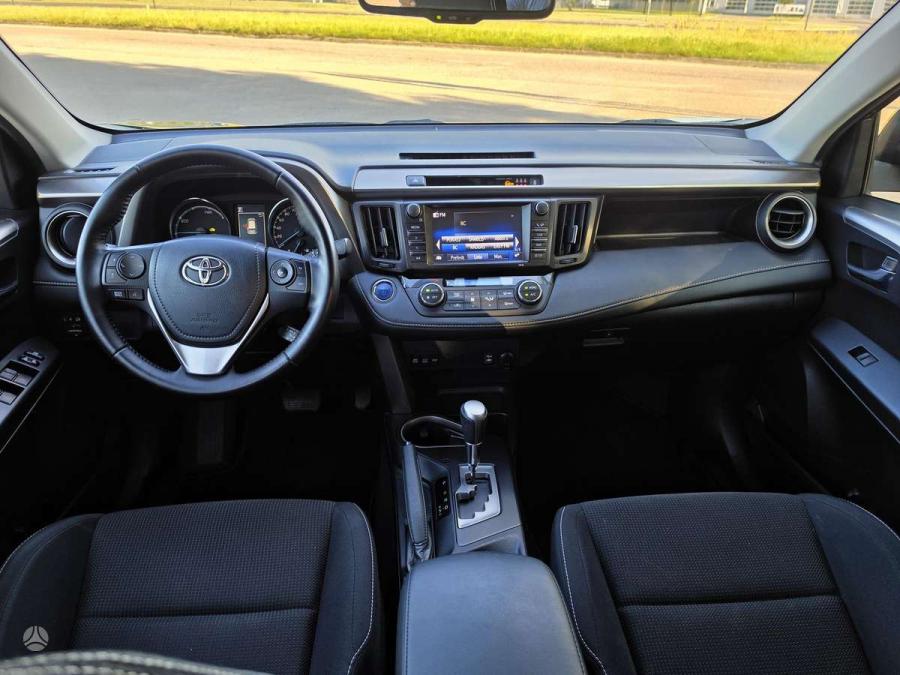 Melns Toyota RAV4 2016 Kauņa, ar dzinēja tilpumu 2.49 L un nobraukumu 213 tūkst. km par 15950 €, foto 14 vietnē AUTOMOTO.COM.LV
