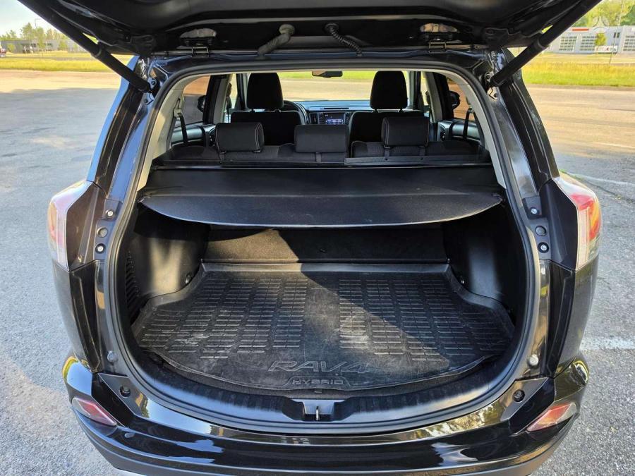 Melns Toyota RAV4 2016 Kauņa, ar dzinēja tilpumu 2.49 L un nobraukumu 213 tūkst. km par 15950 €, foto 20 vietnē AUTOMOTO.COM.LV
