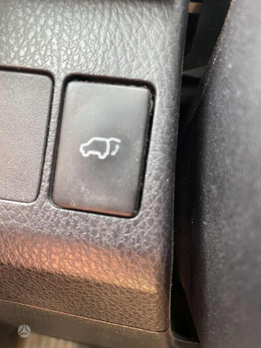 Melns Toyota RAV4 2016 Viļņa, ar dzinēja tilpumu 2.50 L un nobraukumu 249 tūkst. km par 11999 €, foto 28 vietnē AUTOMOTO.COM.LV