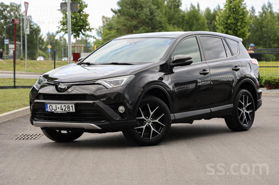 Melns Toyota RAV4 2016 Jelgava, ar dzinēja tilpumu 2.00 L un nobraukumu 0 tūkst. km par 12990 €, foto 1 vietnē AUTOMOTO.COM.LV