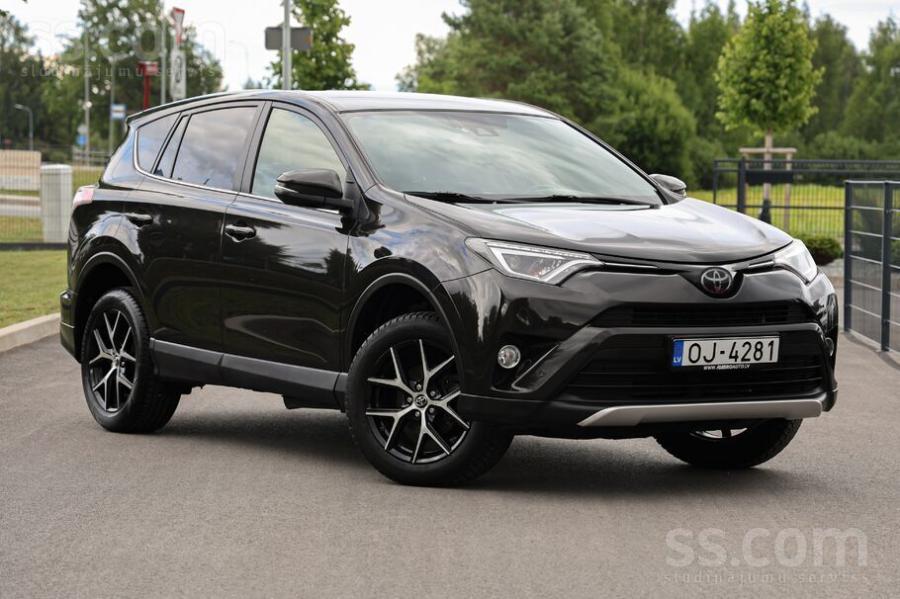 Melns Toyota RAV4 2016 Jelgava, ar dzinēja tilpumu 2.00 L un nobraukumu 0 tūkst. km par 12990 €, foto 4 vietnē AUTOMOTO.COM.LV