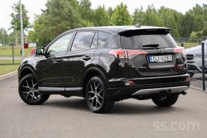 Melns Toyota RAV4 2016 Jelgava, ar dzinēja tilpumu 2.00 L un nobraukumu 0 tūkst. km par 12990 €, foto 7 vietnē AUTOMOTO.COM.LV