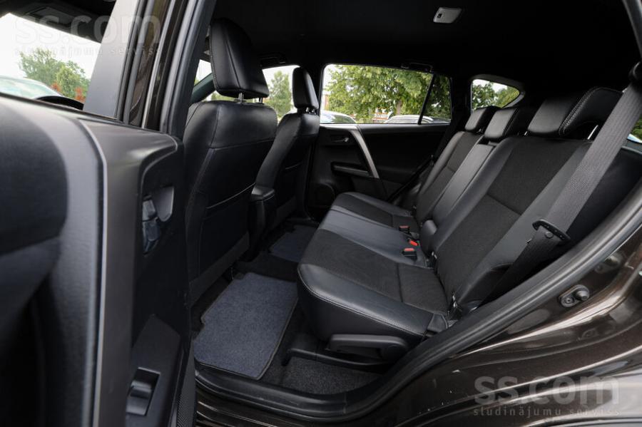 Melns Toyota RAV4 2016 Jelgava, ar dzinēja tilpumu 2.00 L un nobraukumu 0 tūkst. km par 12990 €, foto 11 vietnē AUTOMOTO.COM.LV