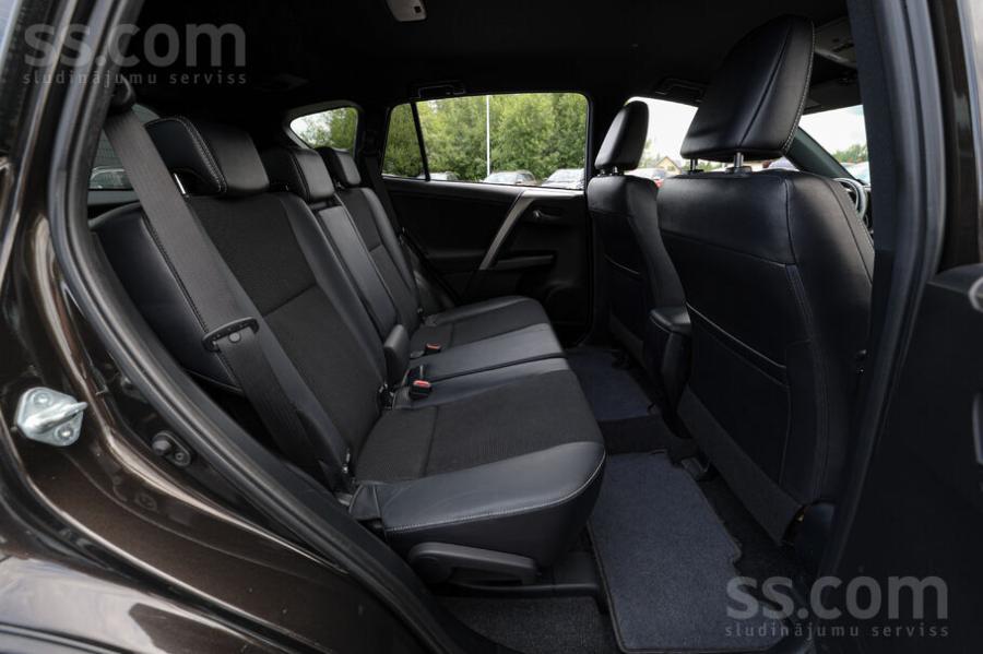Melns Toyota RAV4 2016 Jelgava, ar dzinēja tilpumu 2.00 L un nobraukumu 0 tūkst. km par 12990 €, foto 12 vietnē AUTOMOTO.COM.LV