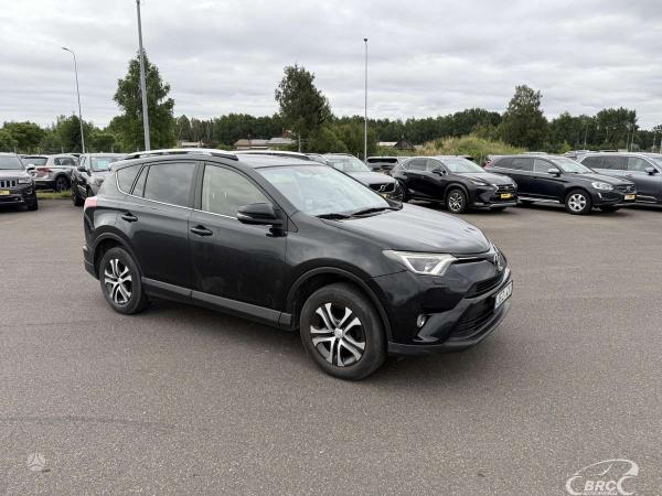 Melns Toyota RAV4 2016 Viļņa, ar dzinēja tilpumu 1.99 L un nobraukumu 291 tūkst. km par 10900 €, foto 4 vietnē AUTOMOTO.COM.LV