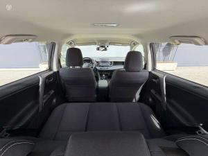 Black Toyota RAV4 2016 in Siauliai, with an engine capacity of 2.49 L and mileage of 126 thousand km for 18190 €, photo 32 on AUTOMOTO.COM.LV