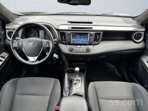 Melns Toyota RAV4 2016 Rīga, ar dzinēja tilpumu 2.00 L un nobraukumu 182 tūkst. km par 15520 €, foto 11 vietnē AUTOMOTO.COM.LV