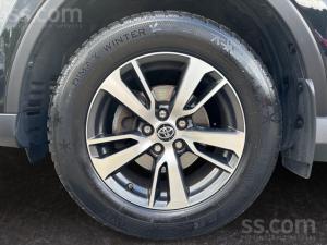 Melns Toyota RAV4 2016 Rīga, ar dzinēja tilpumu 2.00 L un nobraukumu 182 tūkst. km par 15520 €, foto 15 vietnē AUTOMOTO.COM.LV