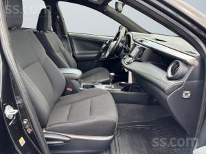 Melns Toyota RAV4 2016 Rīga, ar dzinēja tilpumu 2.00 L un nobraukumu 182 tūkst. km par 15520 €, foto 16 vietnē AUTOMOTO.COM.LV
