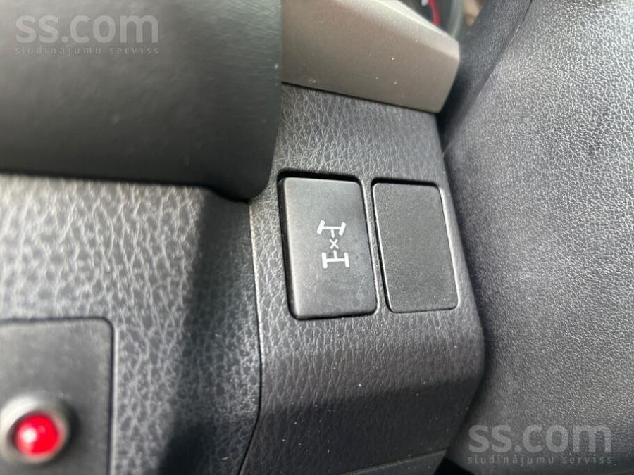 Melns Toyota RAV4 2016 Rīga, ar dzinēja tilpumu 2.00 L un nobraukumu 182 tūkst. km par 15520 €, foto 20 vietnē AUTOMOTO.COM.LV