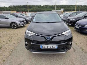 Black Toyota RAV4 2016 in Vilnius, with an engine capacity of 2.49 L and mileage of 173 thousand km for 15300 €, photo 3 on AUTOMOTO.COM.LV