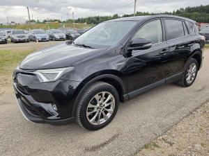 Black Toyota RAV4 2016 in Vilnius, with an engine capacity of 2.49 L and mileage of 173 thousand km for 15300 €, photo 7 on AUTOMOTO.COM.LV