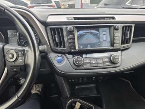 Black Toyota RAV4 2016 in Vilnius, with an engine capacity of 2.49 L and mileage of 173 thousand km for 15300 €, photo 13 on AUTOMOTO.COM.LV