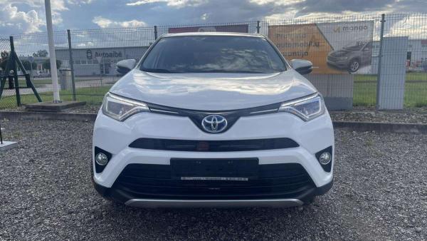 Black Toyota RAV4 2016 in Marijampole, with an engine capacity of 2.49 L and mileage of 147 thousand km for 16750 €, photo 7 on AUTOMOTO.COM.LV