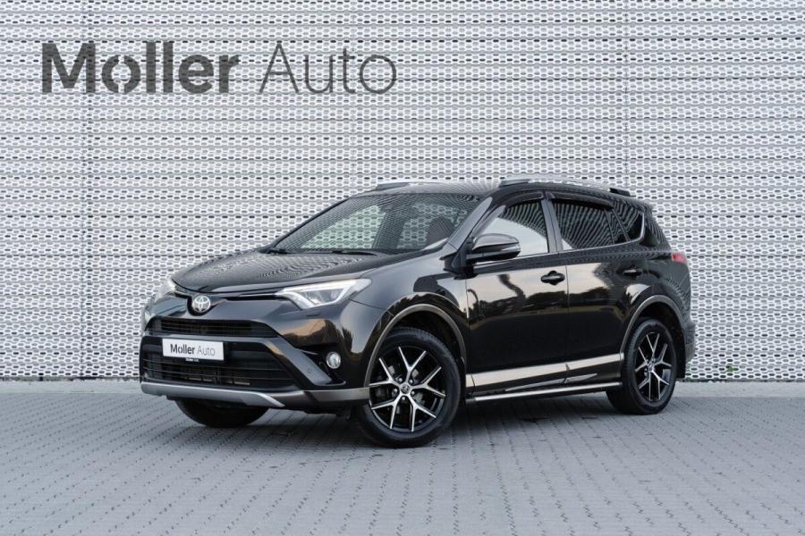 Black Toyota RAV4 2016 in Marupe, with an engine capacity of 2.00 L and mileage of 138 thousand km for 17800 €, photo 1 on AUTOMOTO.COM.LV
