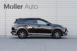 Black Toyota RAV4 2016 in Marupe, with an engine capacity of 2.00 L and mileage of 138 thousand km for 17800 €, photo 6 on AUTOMOTO.COM.LV