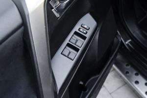 Black Toyota RAV4 2016 in Marupe, with an engine capacity of 2.00 L and mileage of 138 thousand km for 17800 €, photo 8 on AUTOMOTO.COM.LV