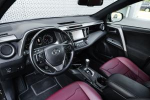 Black Toyota RAV4 2016 in Marupe, with an engine capacity of 2.00 L and mileage of 138 thousand km for 17800 €, photo 10 on AUTOMOTO.COM.LV